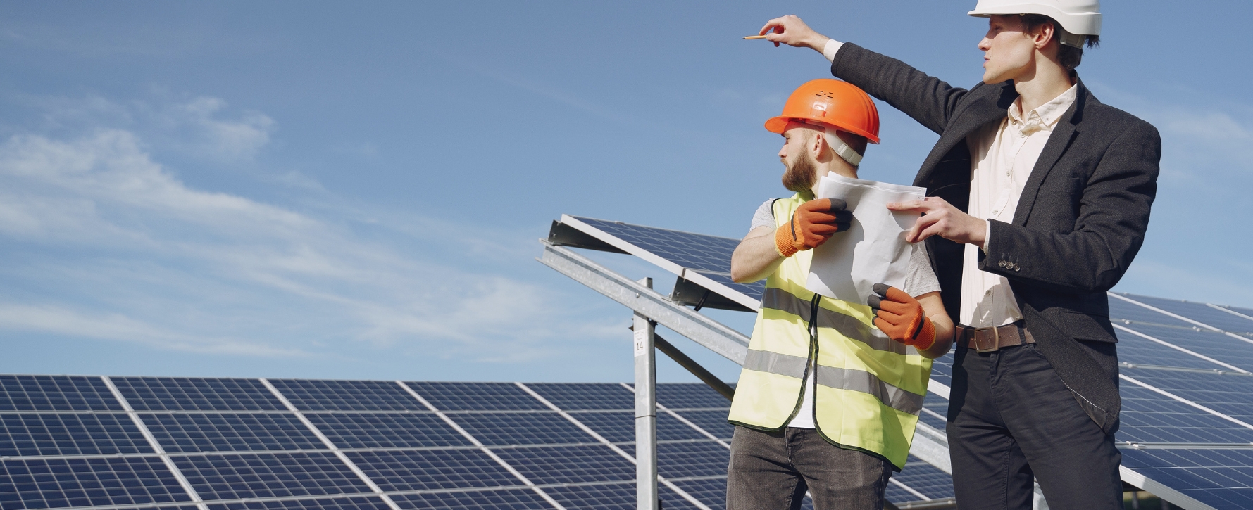 Del papel al sol: así se desarrolla un proyecto solar desde cero ...